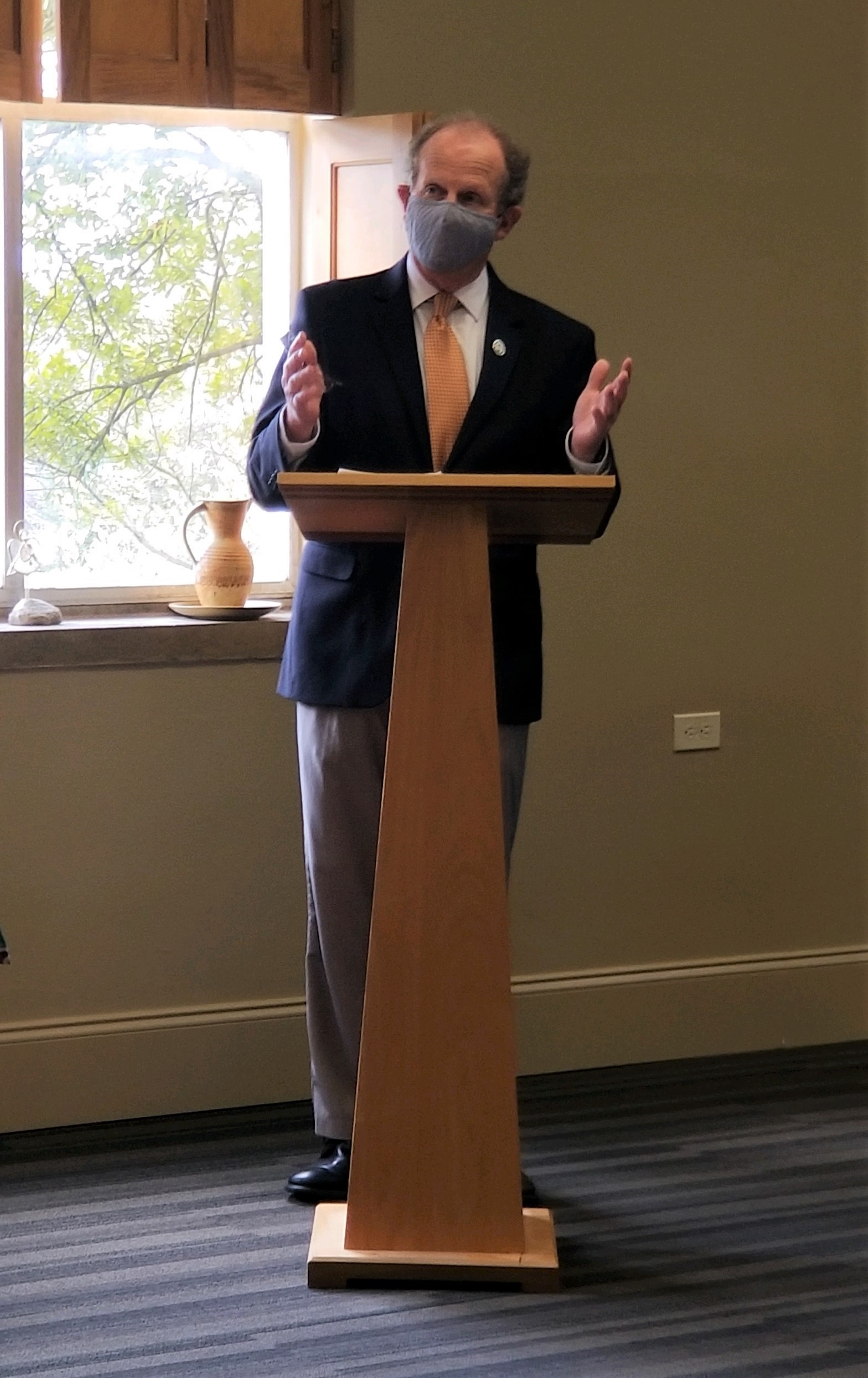 Holy Week services at Tusculum highlight humble service, Jesus' death ...